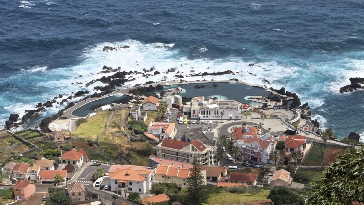 Porto Moniz Natural Swimming Pools - Travel Inti